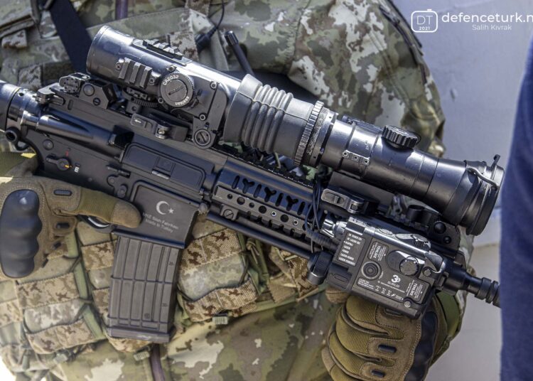 TSK'nın bel kemiği komandoların ekipmanları | DefenceTurk