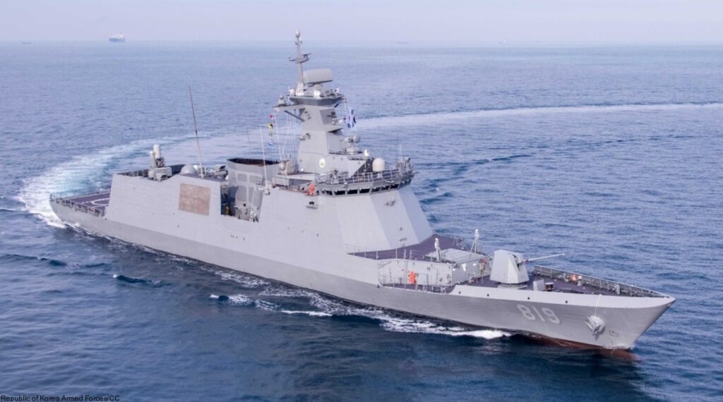 Güney Kore ilk Chungnam sınıfı fırkateynini denize indirdi | DefenceTurk